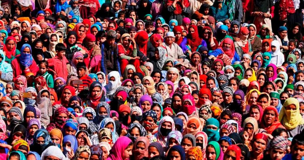 La población de India superará este año a la de China, según la ONU