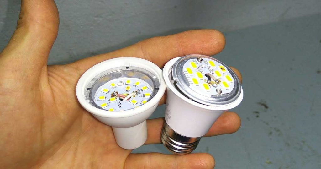 ¿Cómo arreglar un foco led quemado?